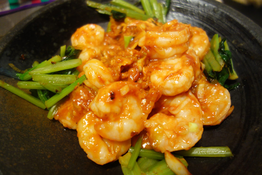 Chili shrimp uramaki sushi | Easy Japanese Cooking